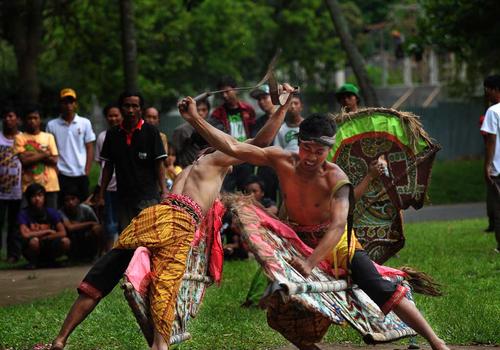tari kuda lumping(jawa tengah) ~ Indonesian tour country tari kuda lumping(jawa tengah) ~ Indonesian tour country