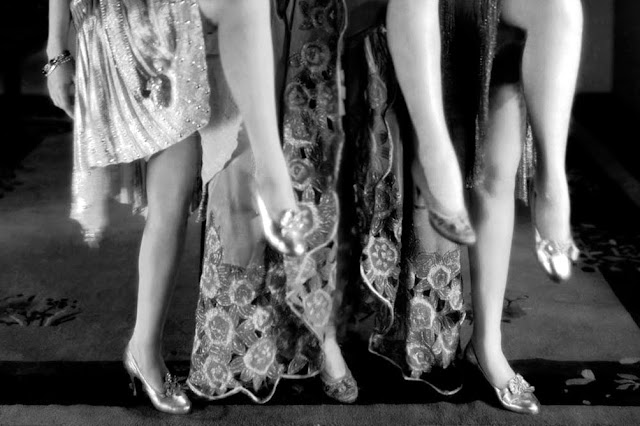 22 Fabulous Vintage Photos of Shoes and Hosiery Fashions From the 1920s ...