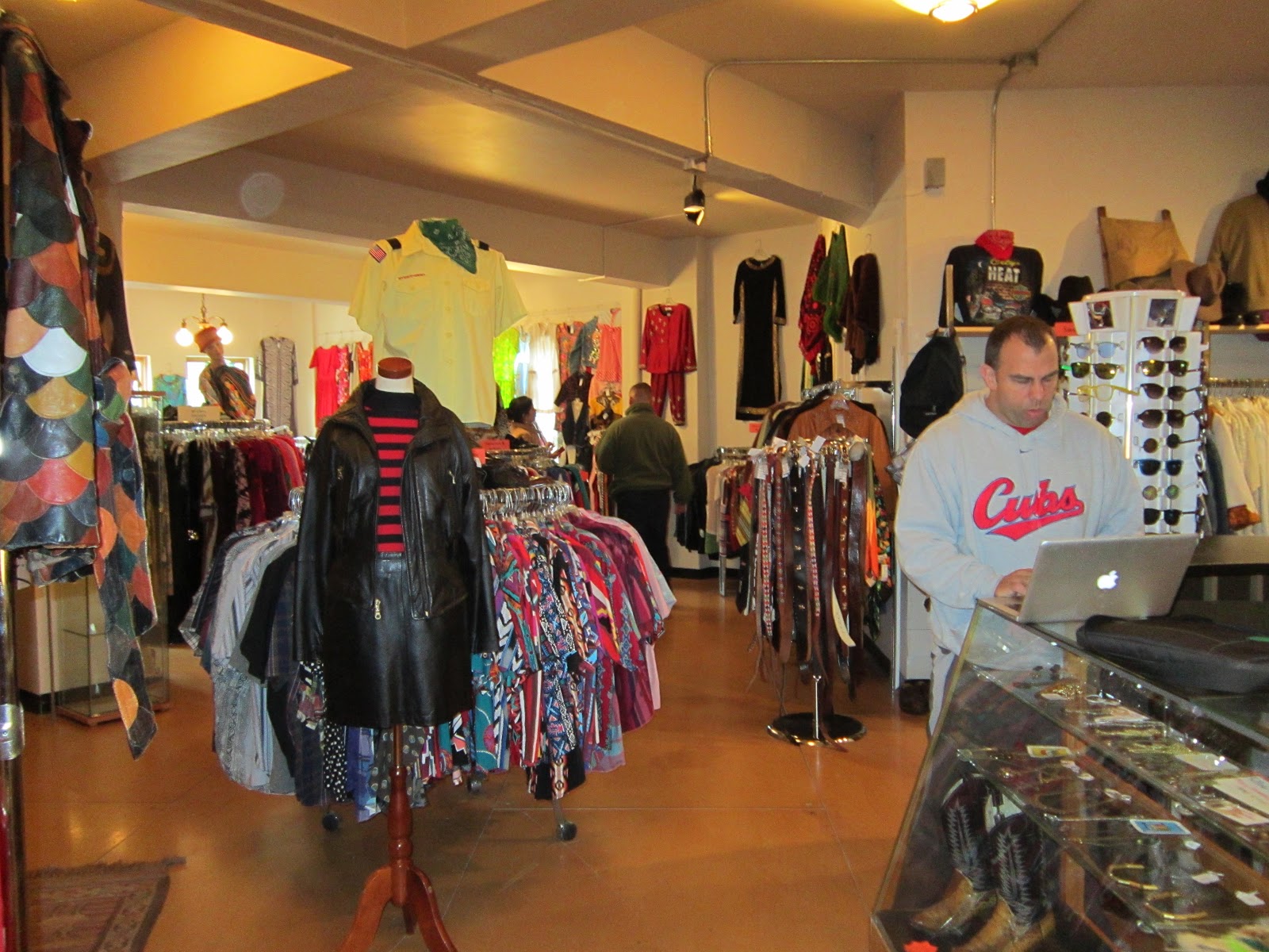 Toni's Vintage Trips: Northwest Vintage Fashion in Seattle, WA