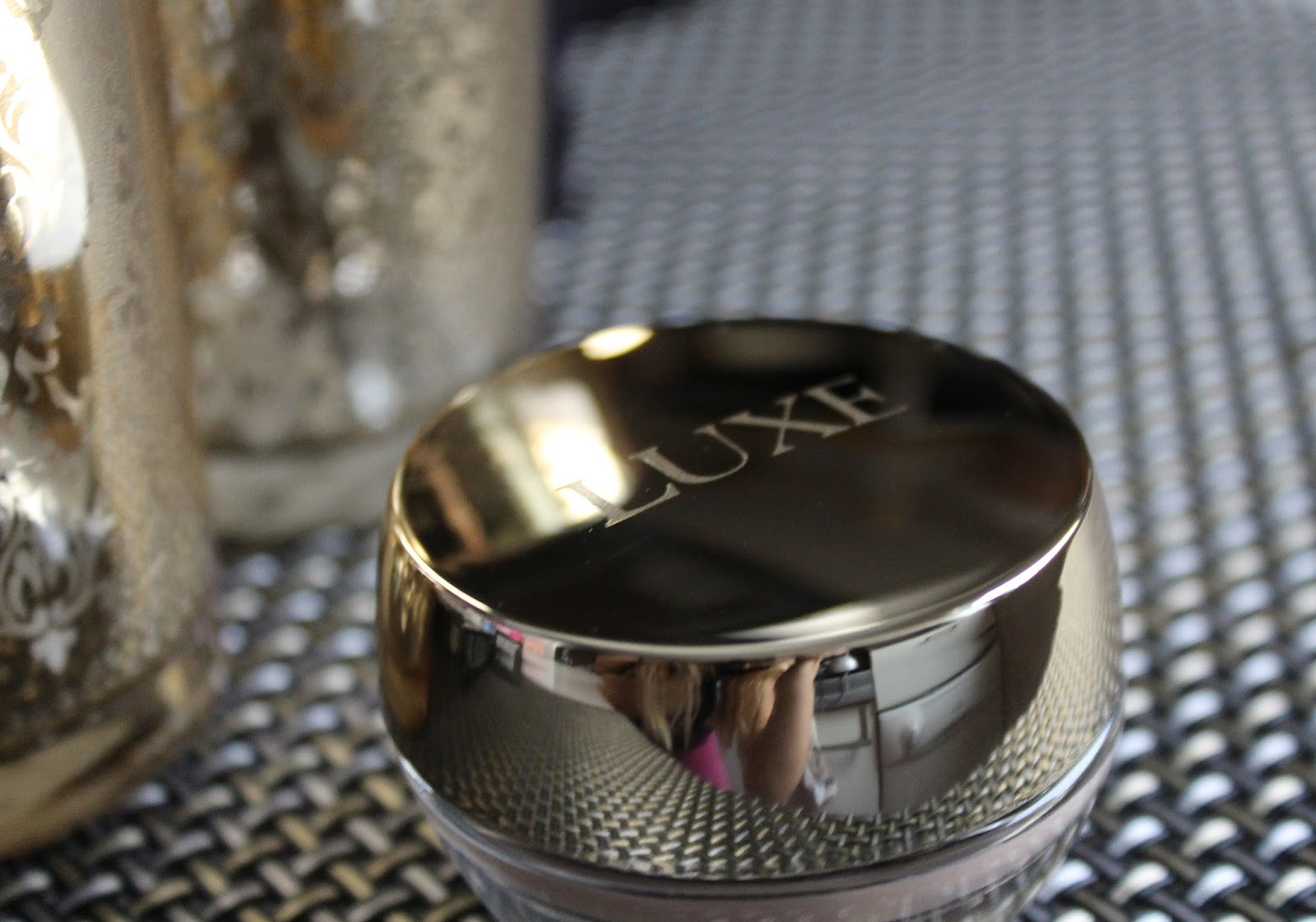 AVON Luxe Velvet Matte Creme Foundation (sve nijanse) + Look kreiran ...