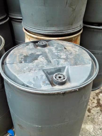 laman27: Tong Biru Terpakai (Used Blue Drum With Black Cover & Metal ...