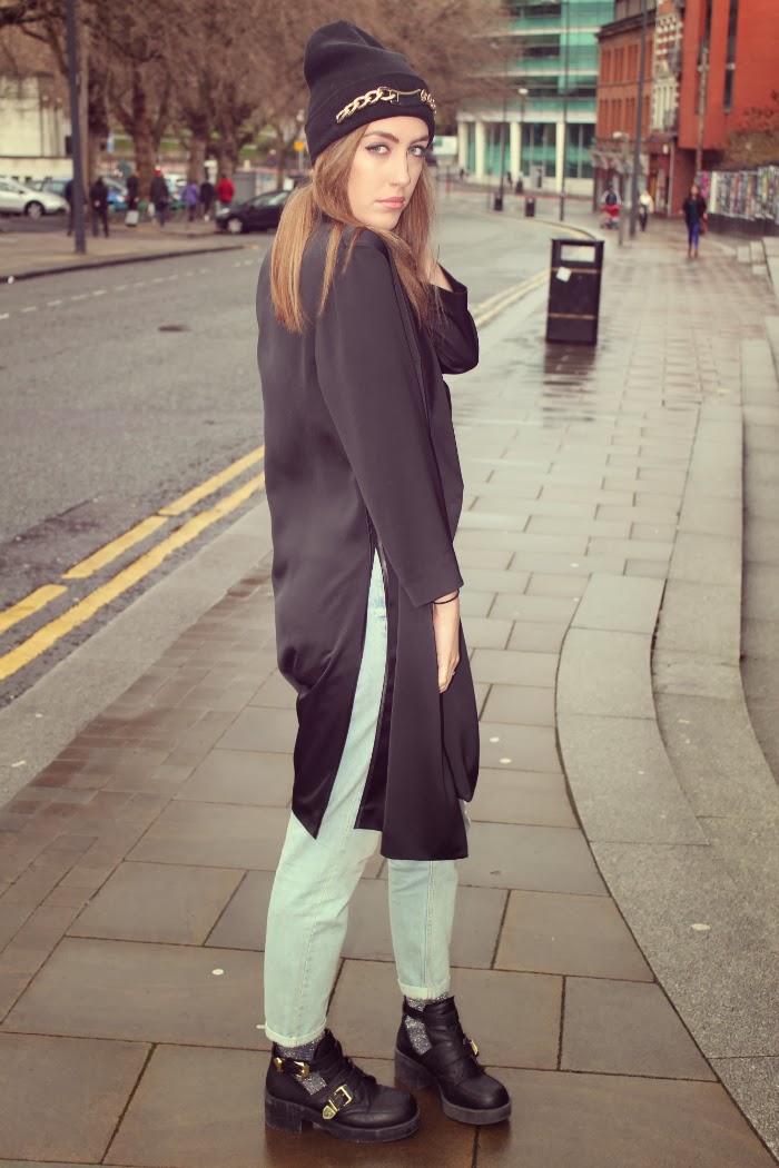 Gold Chains in the Beanie Life – mon.agar