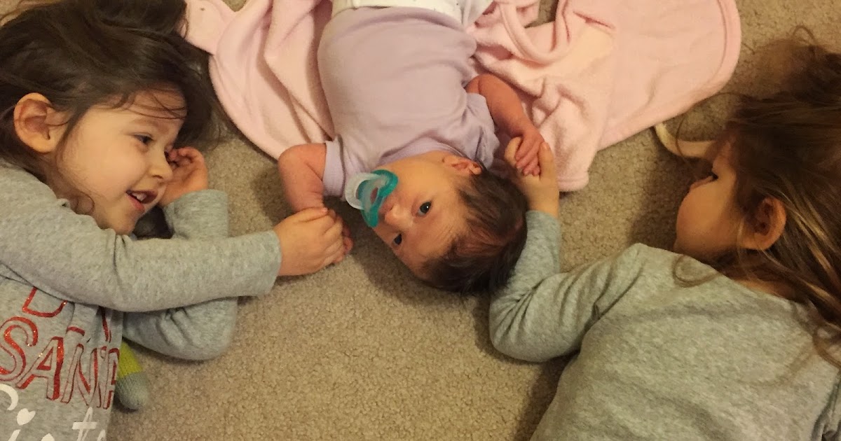 LIFE is better in PINK: Mommy Mondays: Big Sister Check In