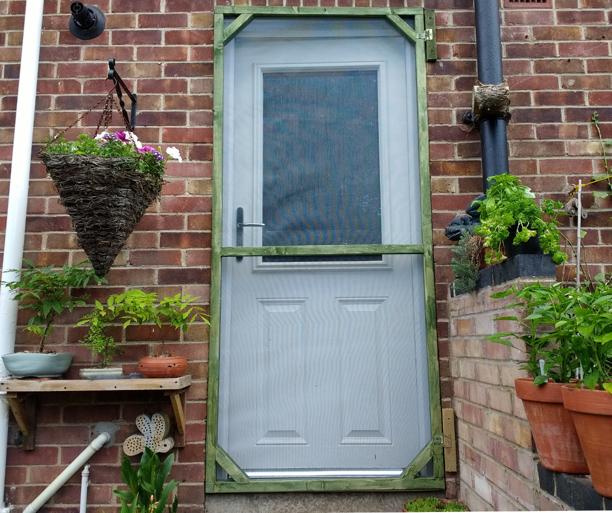The Shed And Beyond: Home made fly screen door...