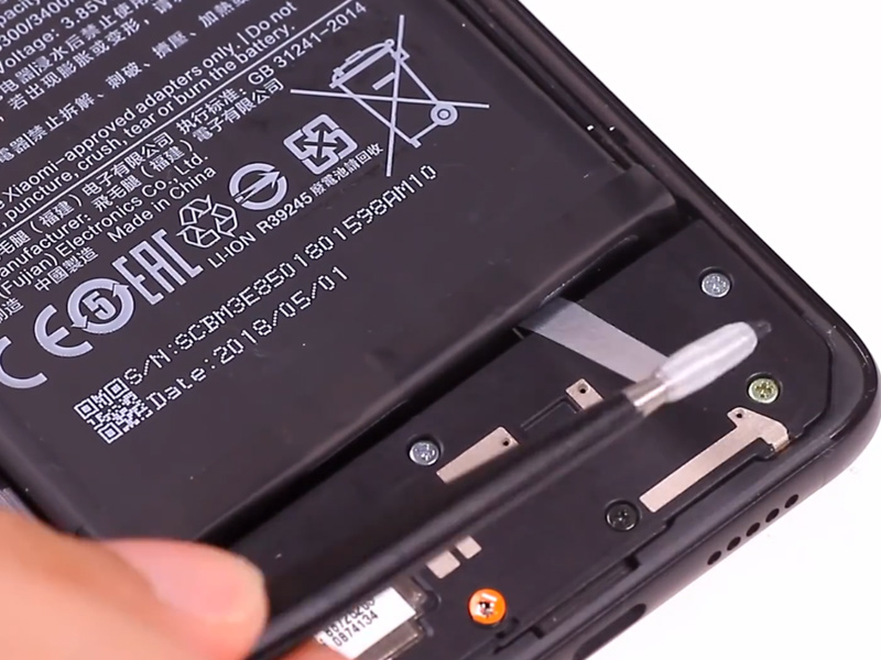 Cara Membuka Casing Belakang dan Mengganti Baterai Xiaomi Mi 8 Series ...