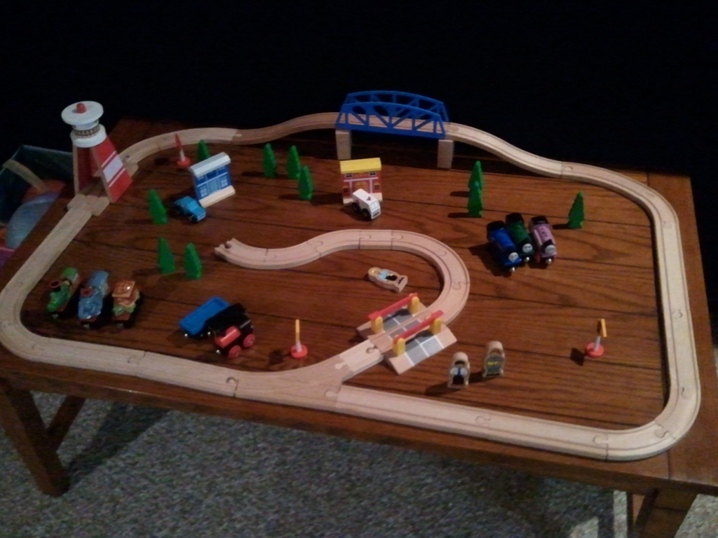 {creative cents}: train {coffee} table!