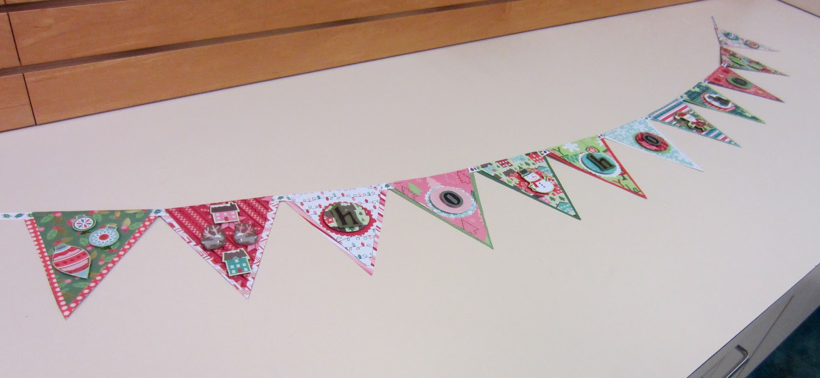 Moxie Fox: DIY Holiday Bunting Flags