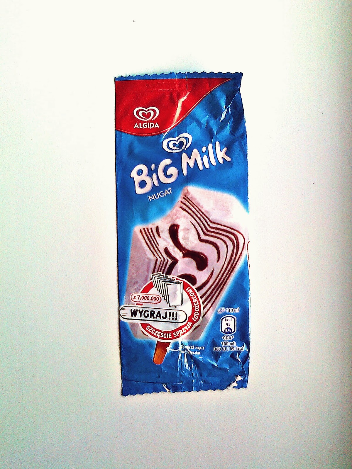 Podane na talerzu: Lód Big Milk ALGIDA Nugat