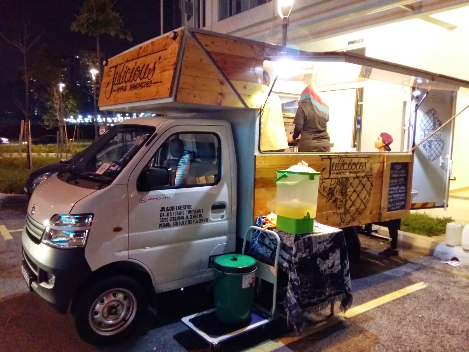 Michelle Noms: Waffle Sandwiches @ Julicious, Kota Damansara