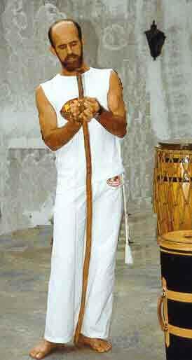 ABADÁ-CAPOEIRA ENTORNO GO/DF: Mestre Camisa