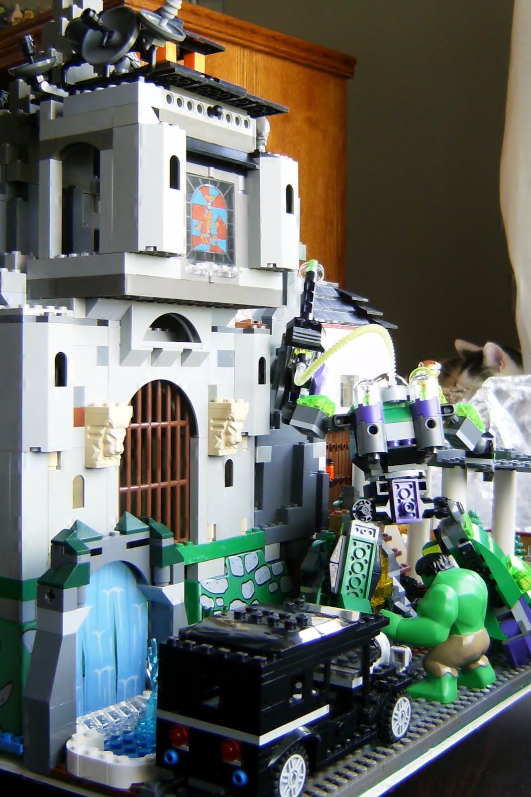 LEGO Wayne Manor and the Batcave