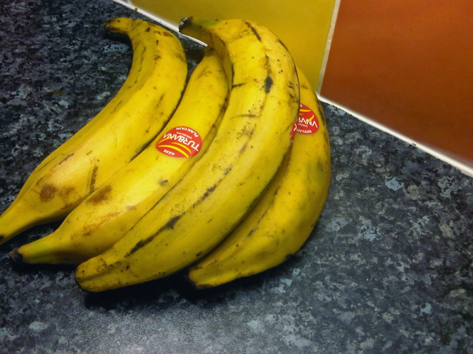 Nina's Cookery Corner: Sunday Snacking - Fried Plantain, Rice Akara ...