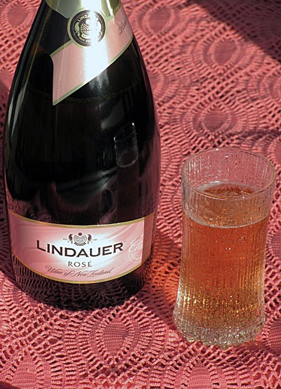 Vappusuositus Lindauer Rosé - Uuden-Seelannin uutuuskuoharissa on ...