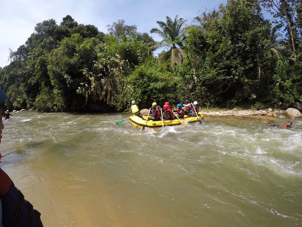 TRAVELOG: WATER RAFTING ULU SLIM, SLIM RIVER : Pengalaman meredah ...