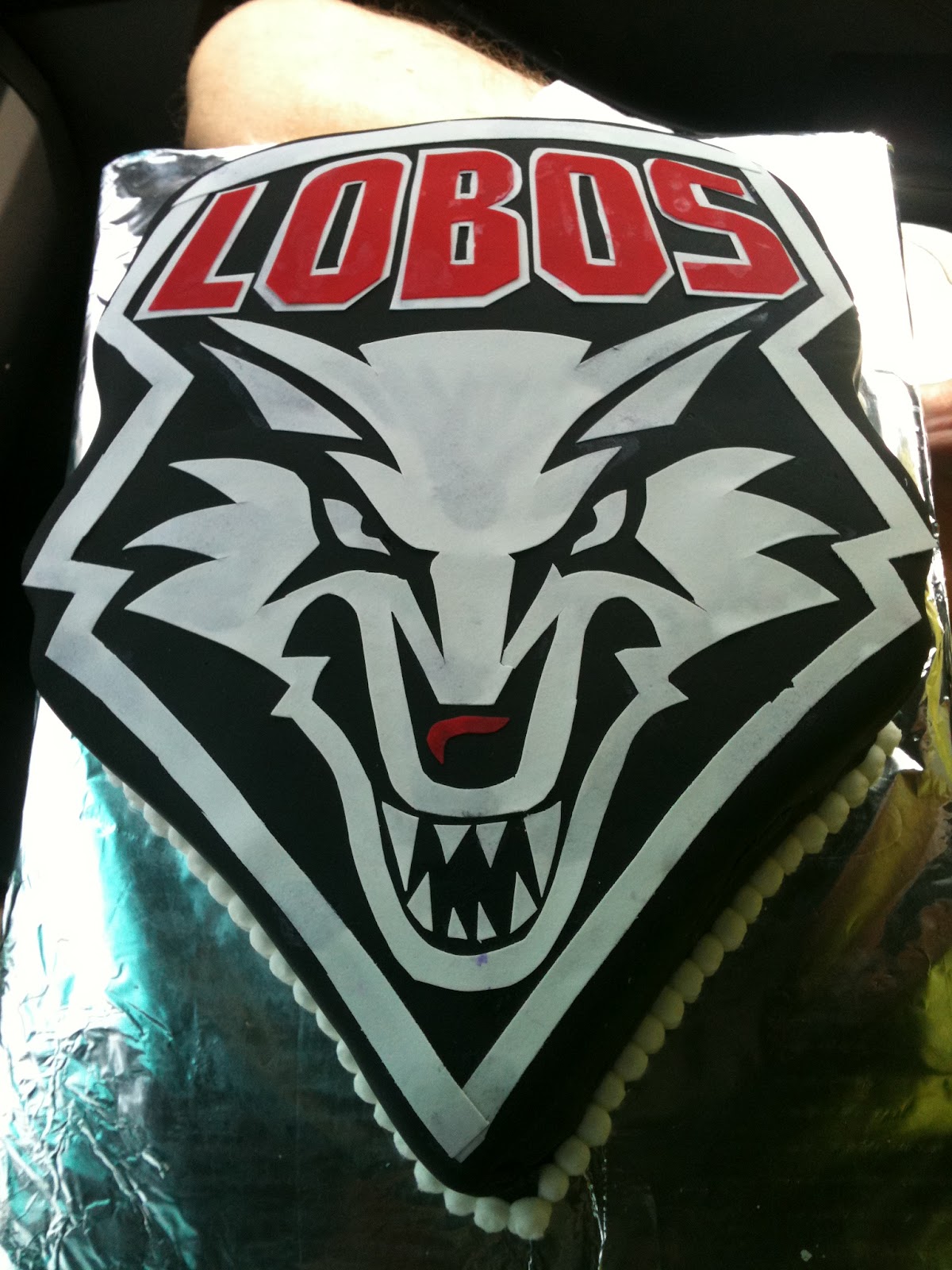 Sarah Leavitts' Cakes: Go Lobos!! UNM