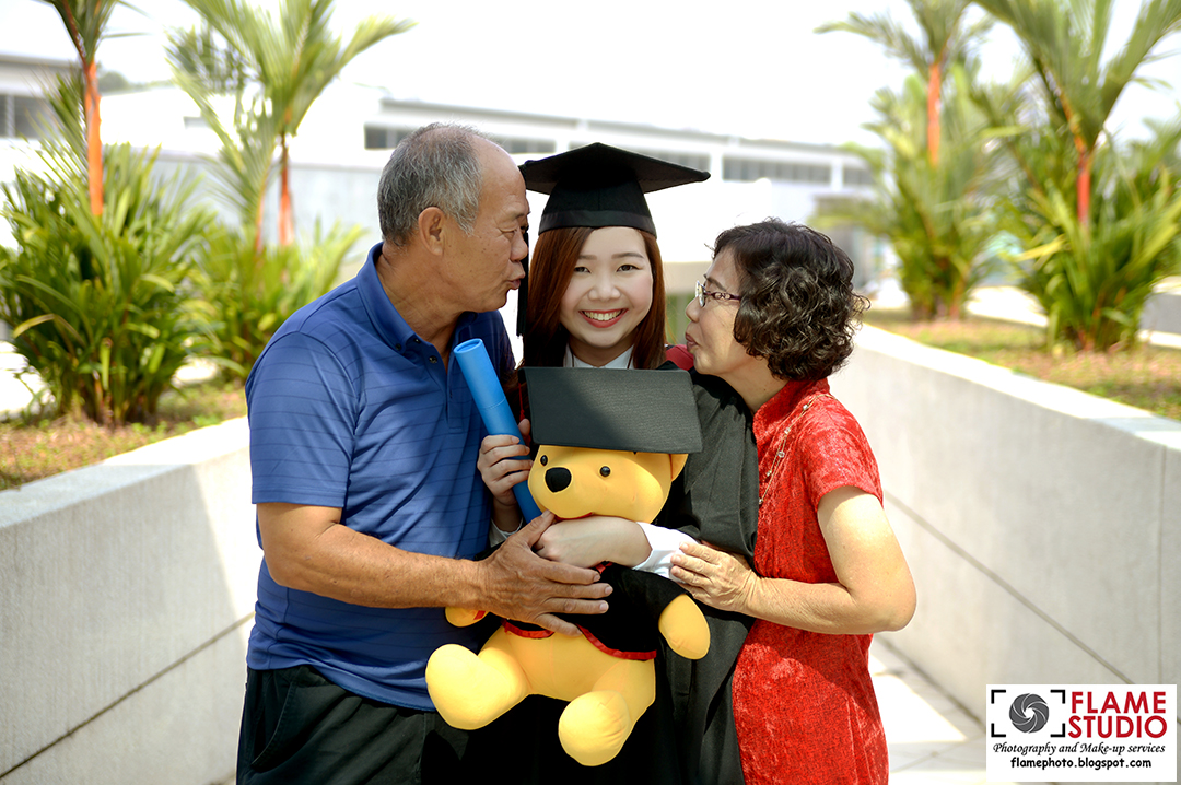 Flame Graduation Photography Studio: Graduation Convocation Family ...