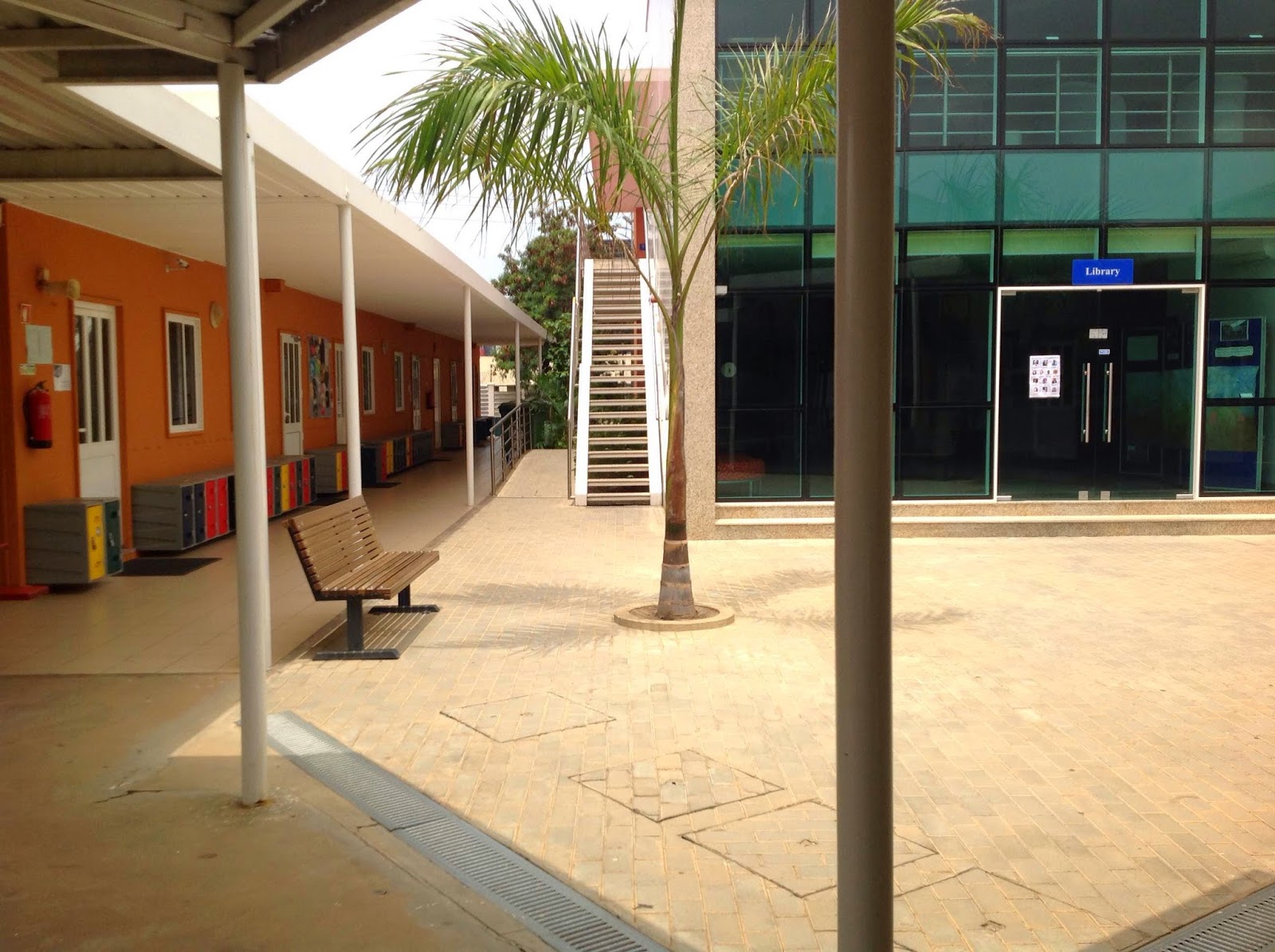 Os 5 em Angola: LIS - Luanda International School