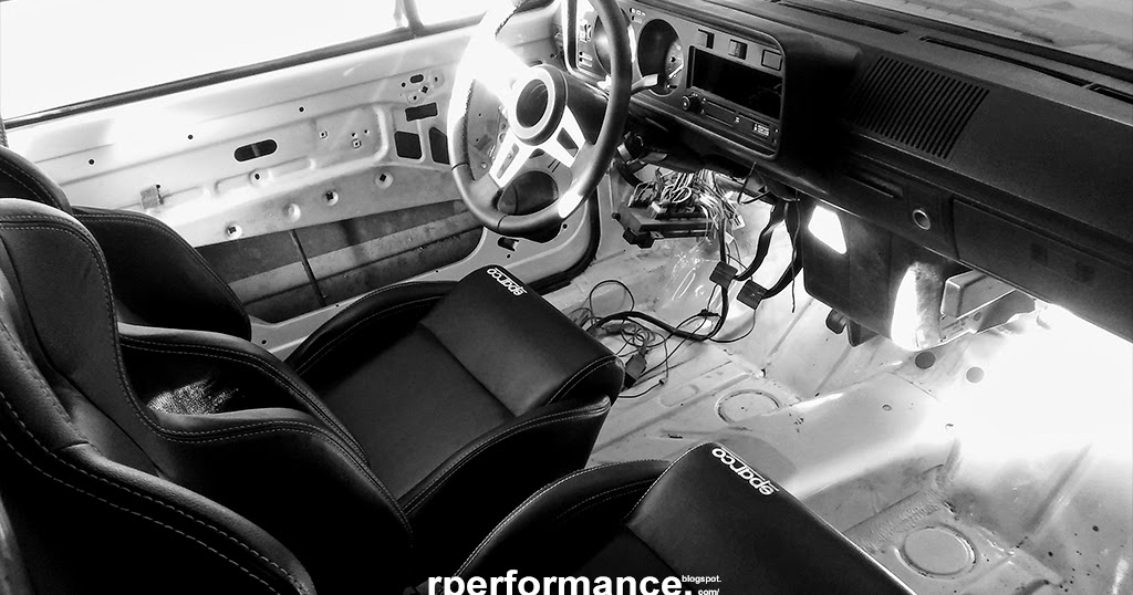 Rperformance: SNAPSHOT | golf mk1 interior