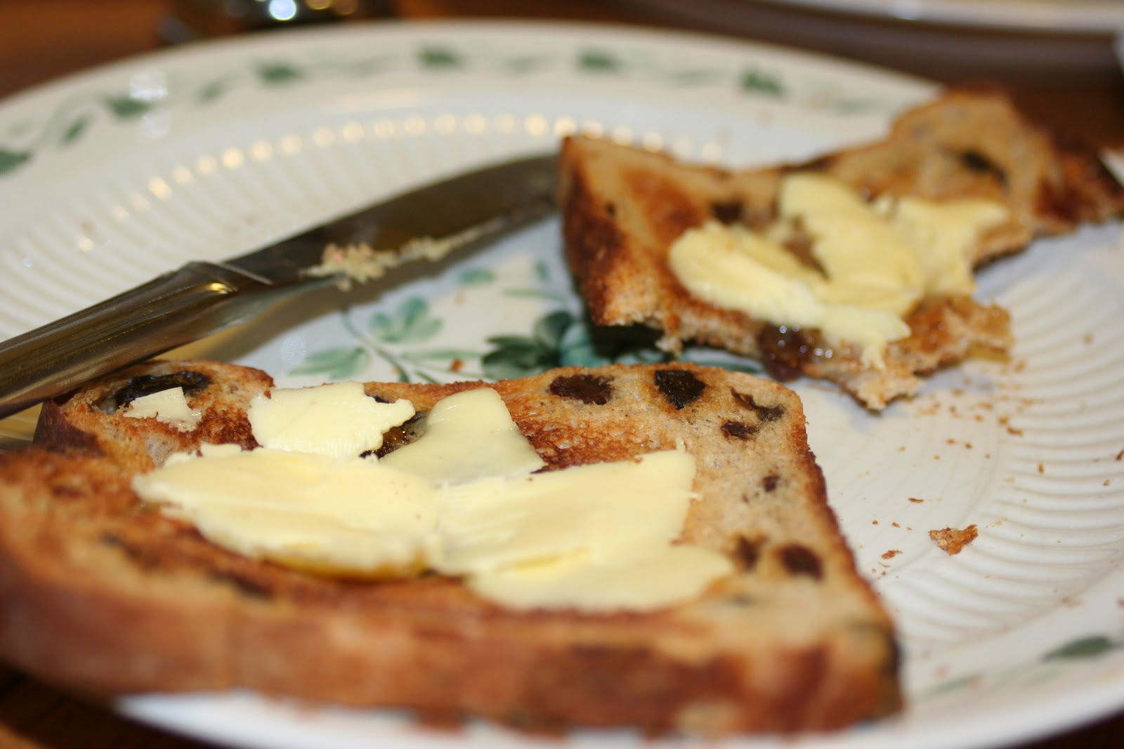 Pleasing 2 the Eye: A Tribute to Cinnamon Raisin Toast