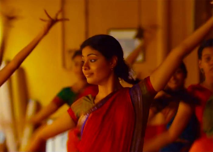 Laugh Pictures: Shravanthi Sainath Images - Love of Pi