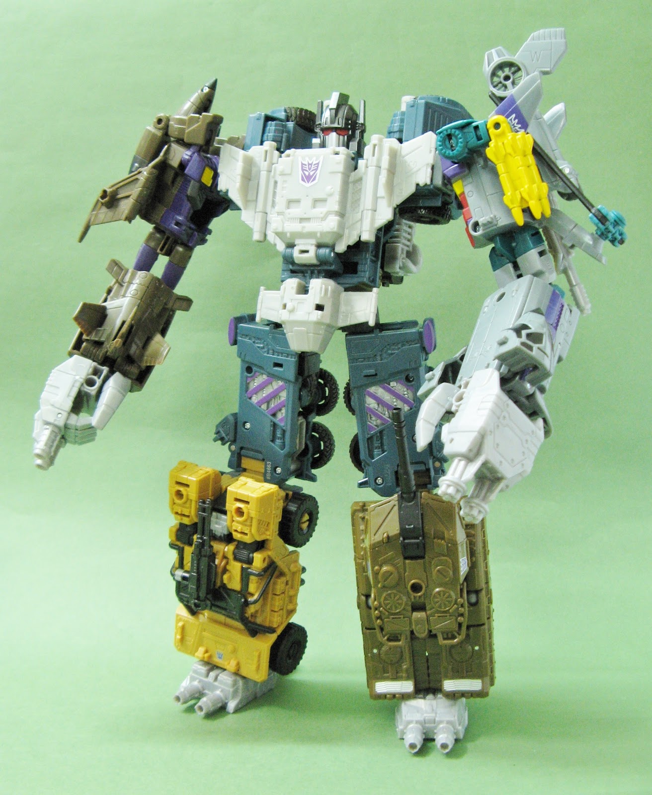 Transformers Generations Combiner Wars BRUTICUS(IDW) 變形金剛世代合體大戰系列 布斯達 ...