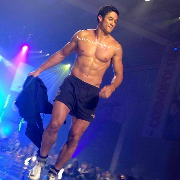 Hot Titans: Andrew Wolff Cosmo Bachelor 2012