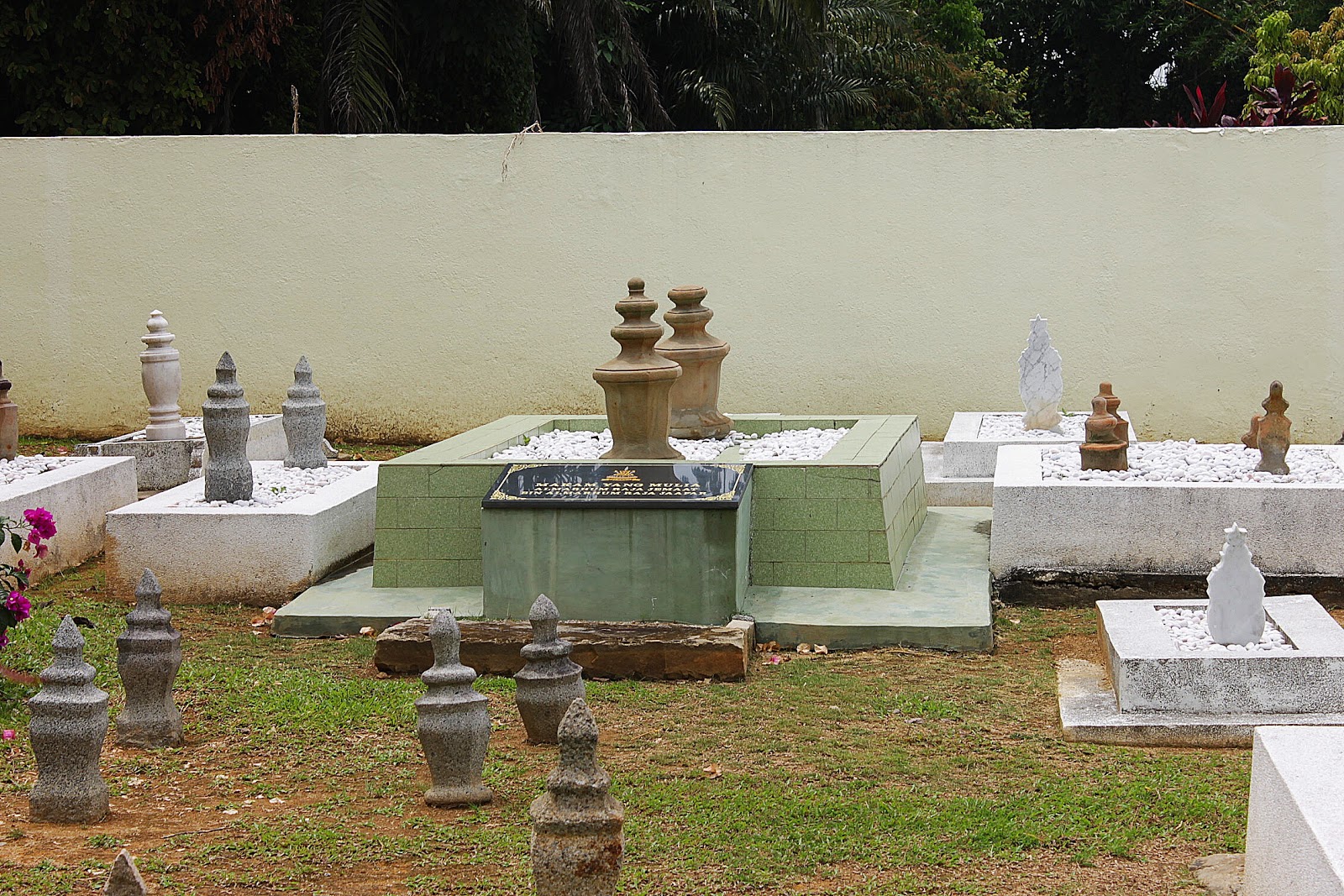 Sang Ekstasi: Makam Raja Jumaat