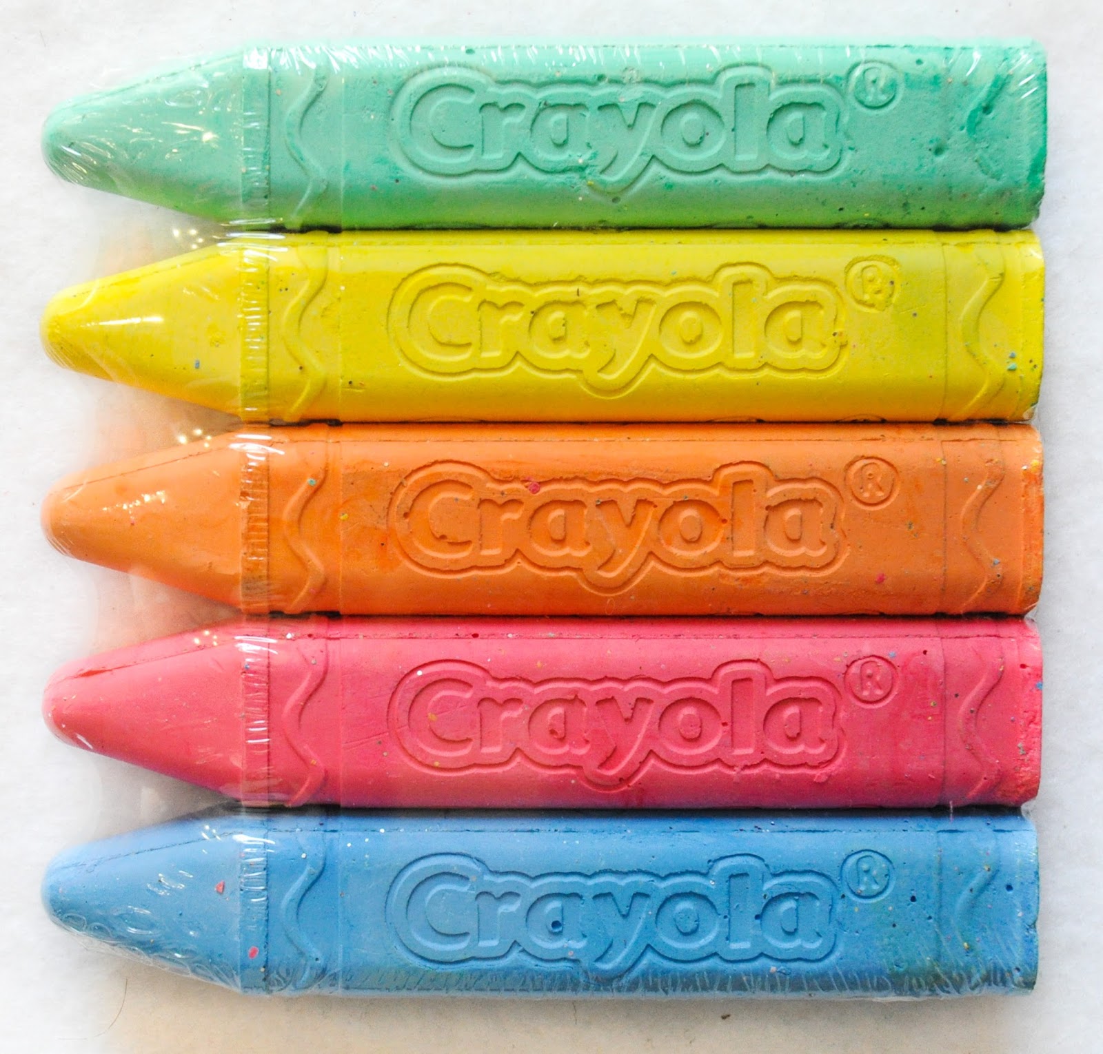 5 Count Crayola Glitter Washable Sidewalk Chalk: What's Inside the Box ...