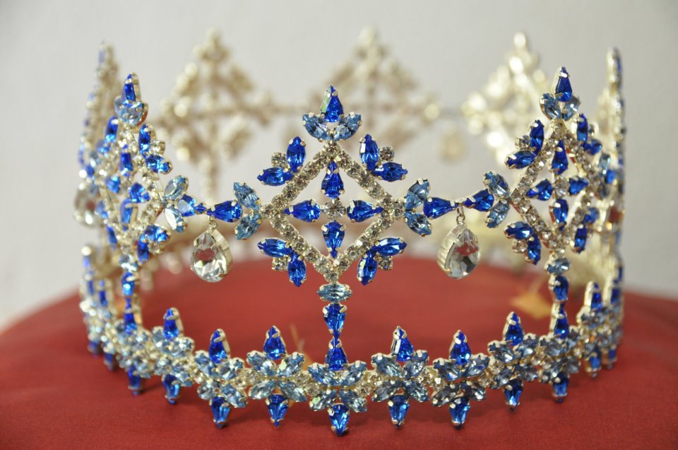 live & uncensored: Beautiful Crown