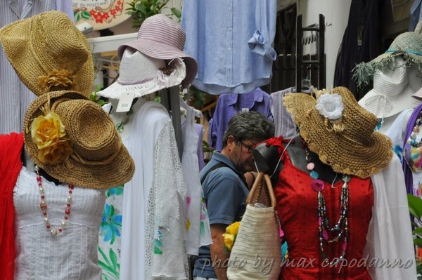 Positano MY LIFE: Donna col cappello ...