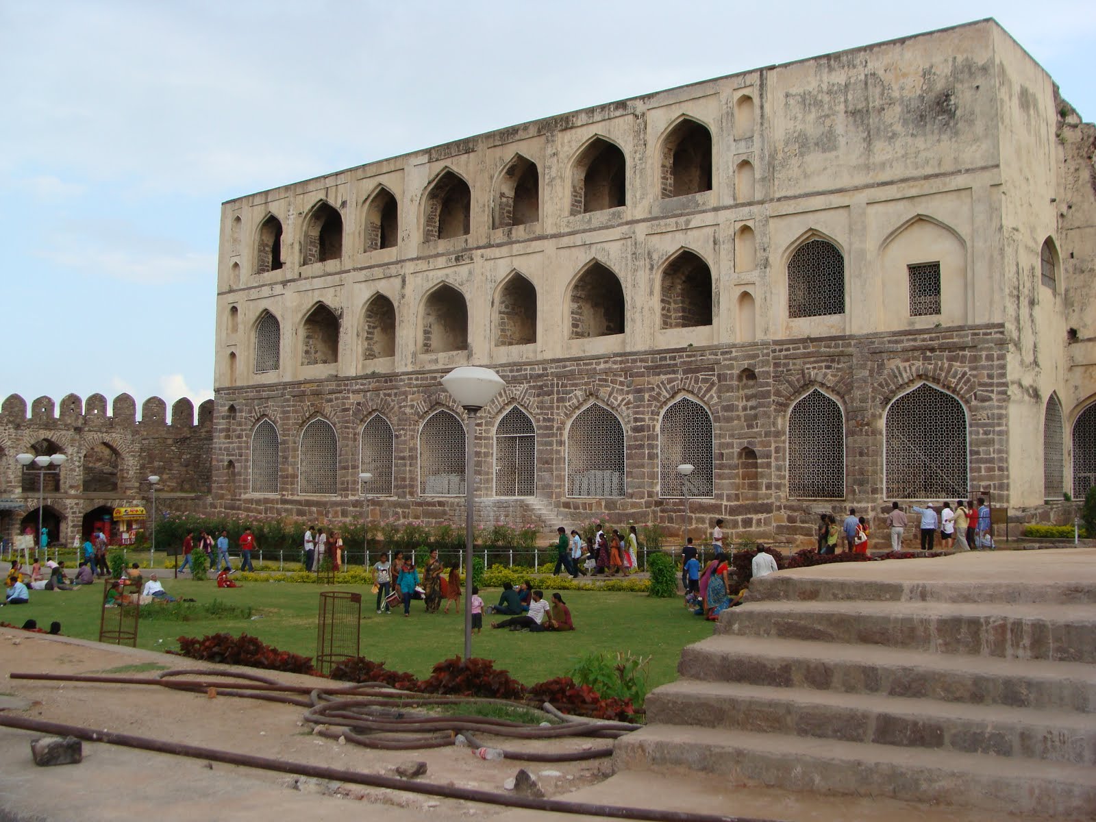 INDIA BACKPACKER: Golkonda Fortress