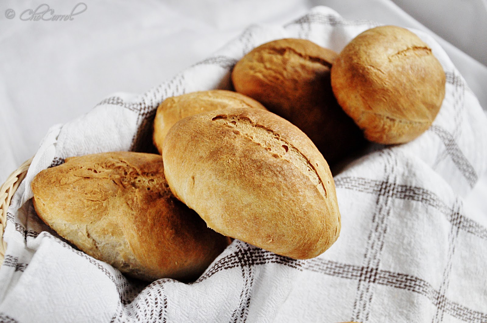 CoLoRes, SaBoRes, oLoRes...CoLoRs, TaSTeS, SmeLLS: bolillos