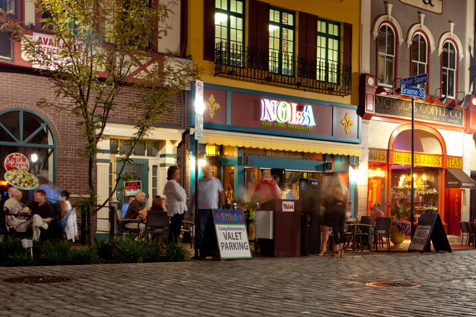Market Square Pittsburgh: ’Tis the Season in the Square