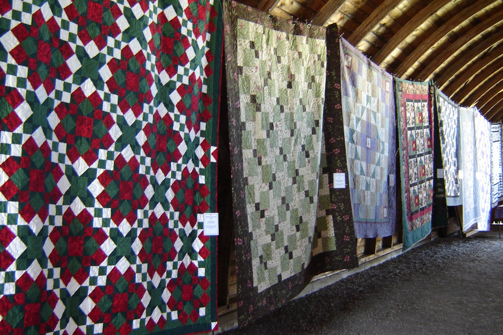 Outdoor Quilt Show at Country Creations