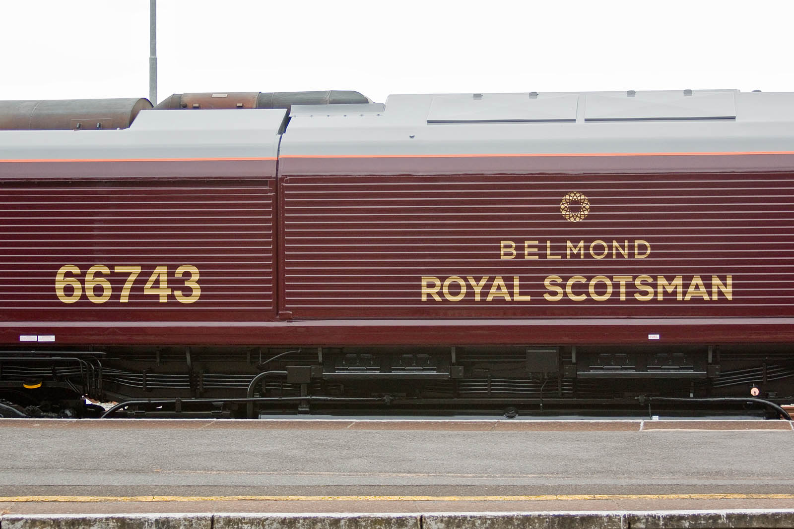 47s and other Classic Power at Southampton: "Royal Scotsman" 66743 ...