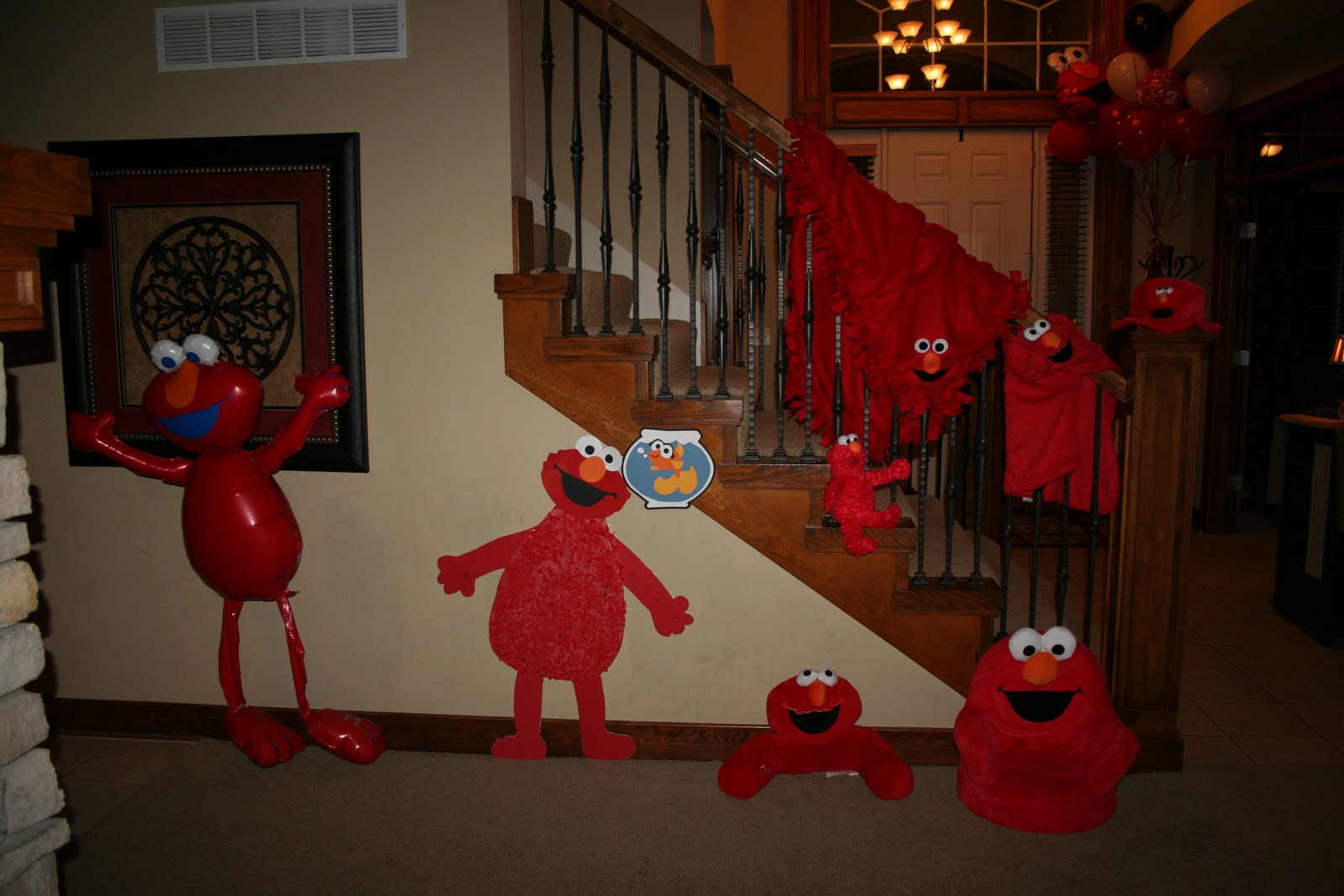 Between the Screams: ELMO in Da house.