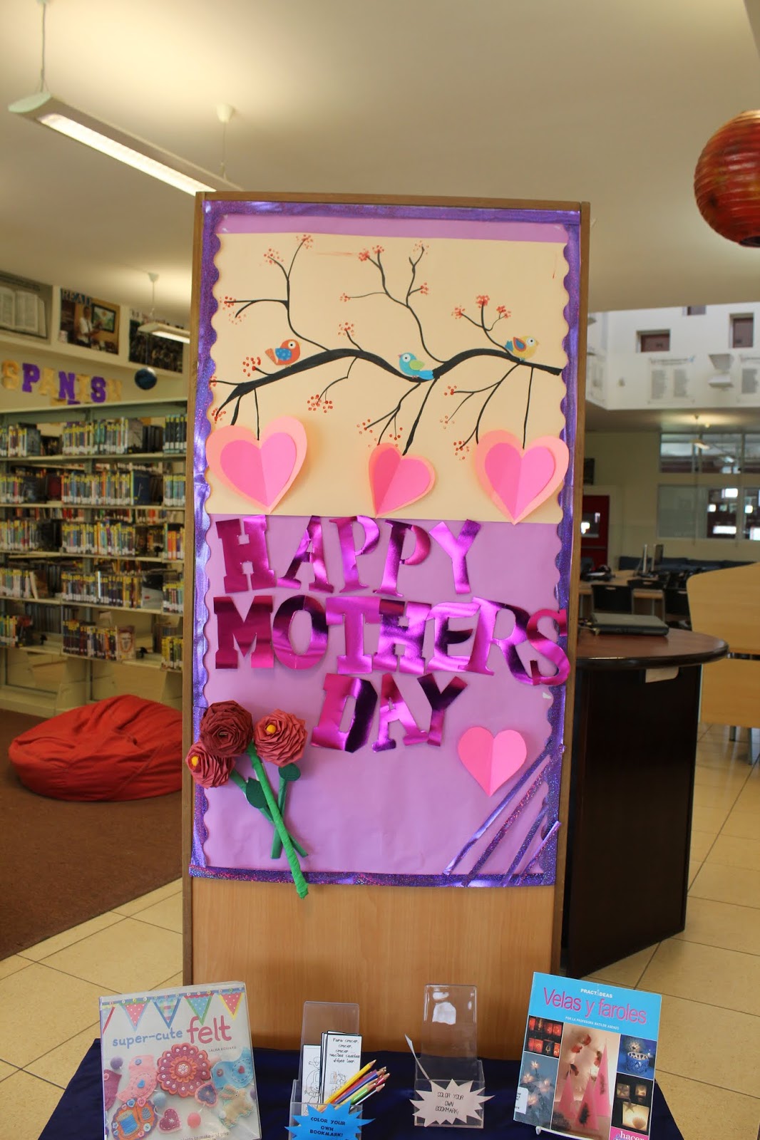 Murales educativos: Día de las Madres/Mother's Day