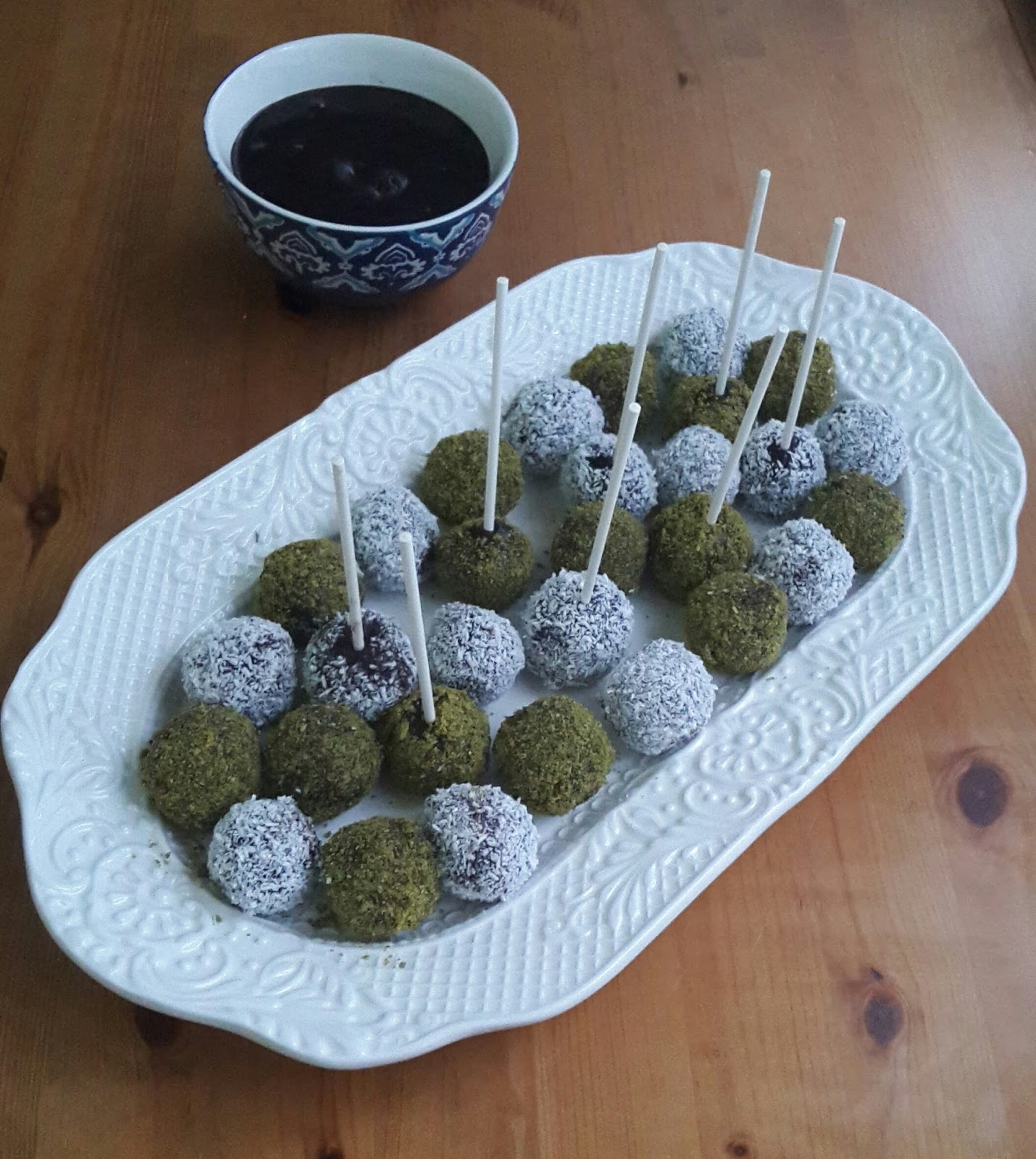 BAYAT KEKLE RULO PASTA ve CAKEPOPS | Çinili Mutfak