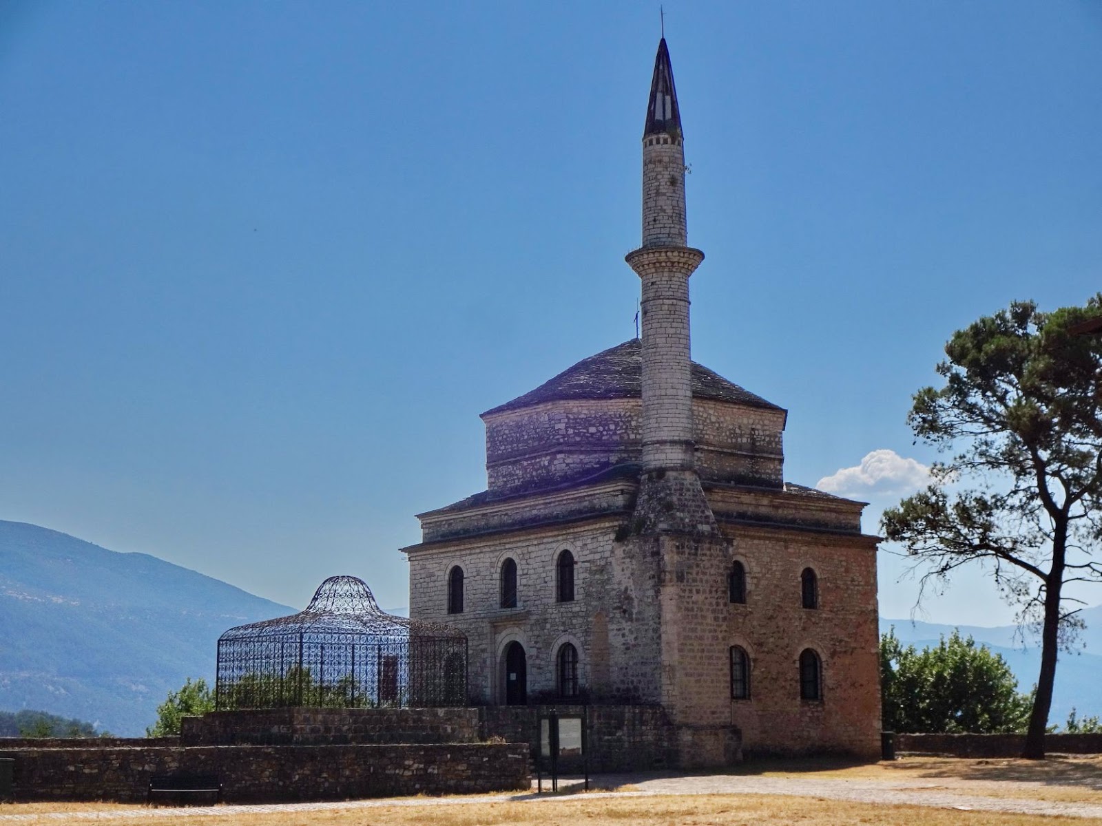 Obiektywnie: Ioannina (Janina). Nieco inna Grecja