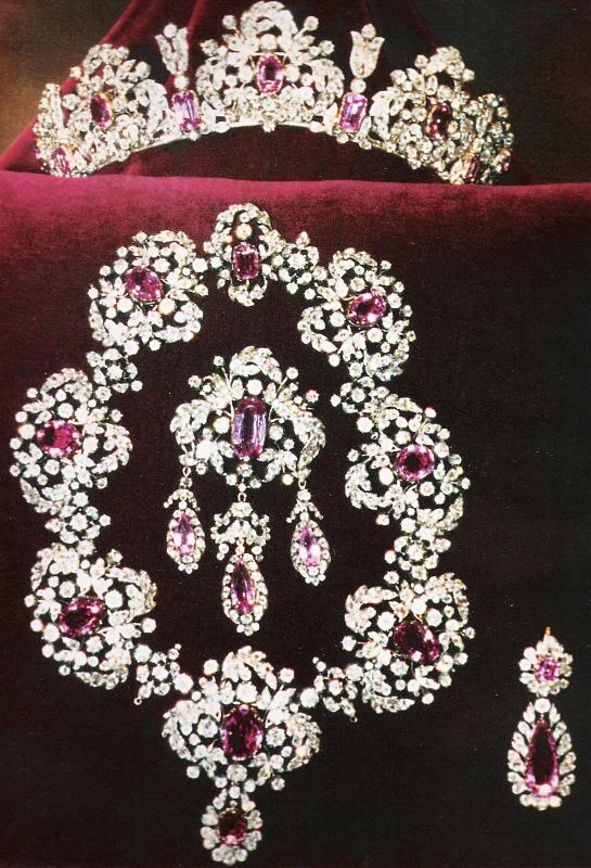 JEWELS OF THE BLUE PLANET: ROYAL JEWELS