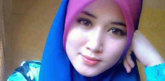 Menikmati Gadis Berjilbab Di Hutan ~ Hot Stories