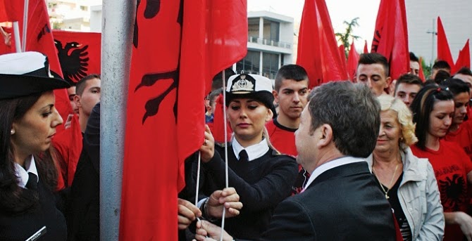 ΣΑΤΑΝΙΚΟ ΣΧΕΔΙΟ ΑΦΕΛΛΗΝΙΣΜΟΥ ΑΠΟ ΤΟΝ ΜΠΟΥΤΑΡΗ... ΑΛΒΑΝΙΚΗ ΠΛΑΤΕΙΑ ΣΤΗΝ ...
