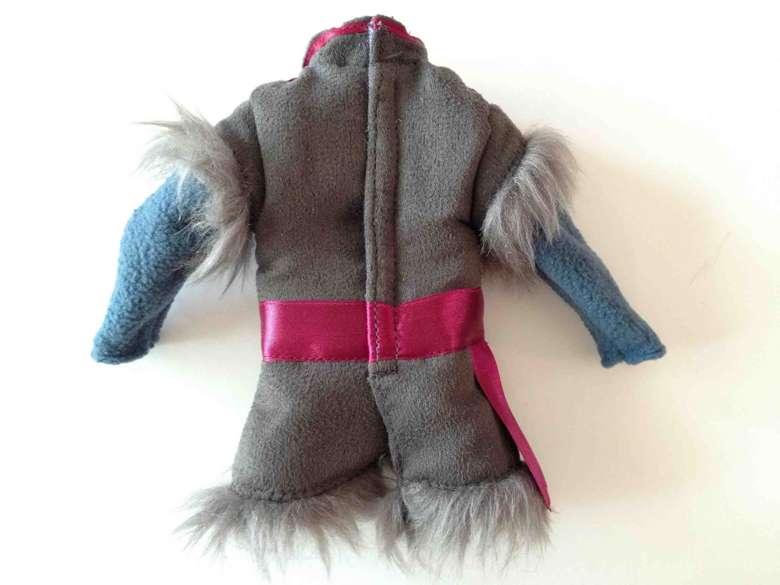 Casey Robin's Dollyanna: Disney Store Doll Review: Kristoff from "Frozen"