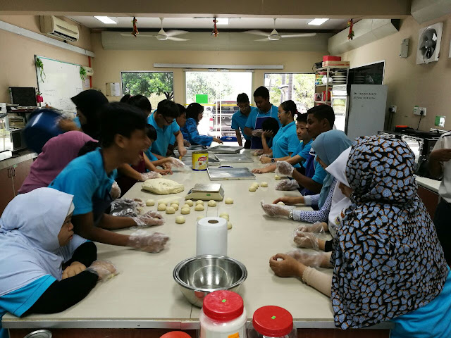 GEDUNG ILMU SMK MIHARJA: PENDIDIKAN KHAS : MOBILITI KEUSAHAWANAN