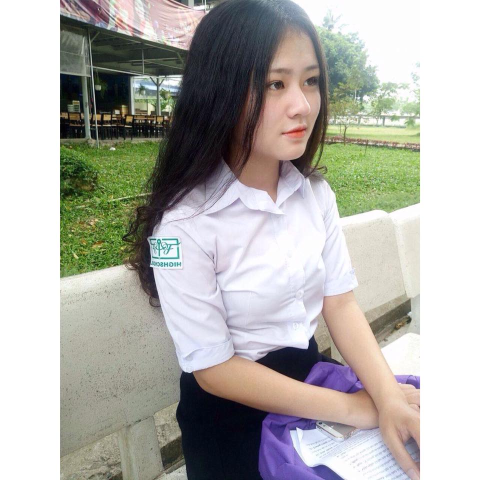 Josie Nguyễn Hân - A girl should be like a butterfly,pretty to see but ...