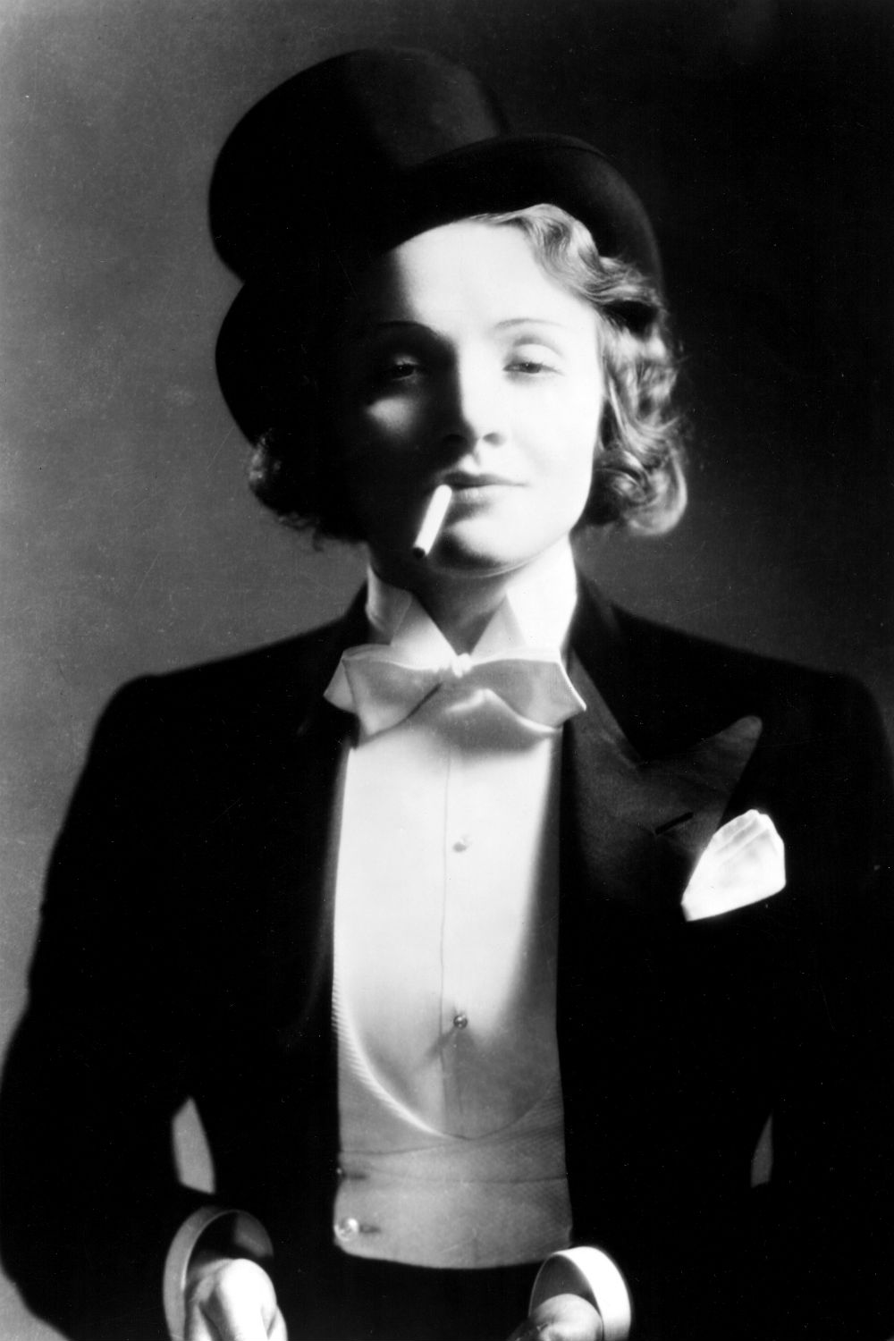 From Bette Davis to Katharine Hepburn, Here Are 12 Iconic Beauties Who ...