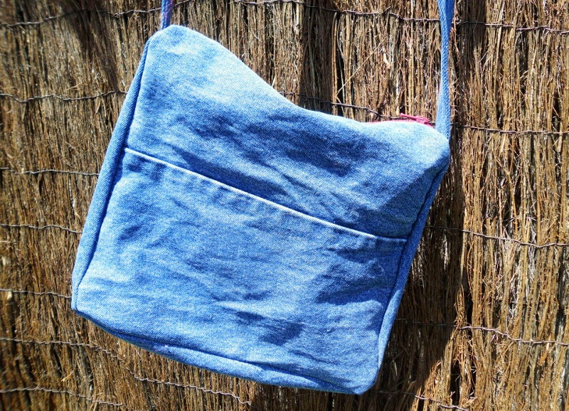 Creating my way to Success: An upcycled handmade gift - The Lesa Bag