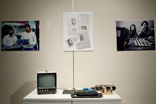 See...Learn....And into practice: Komputer Pertama Apple