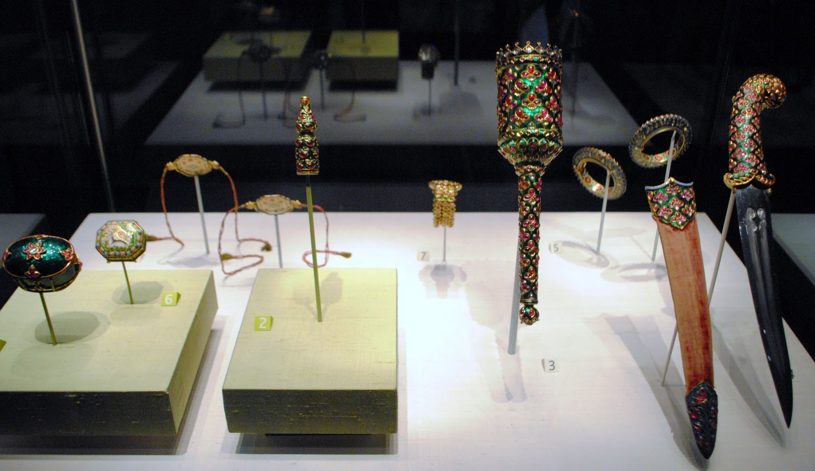 Ladies who do lunch in Kuwait: 'Islam Loves Art: Objects in The al ...