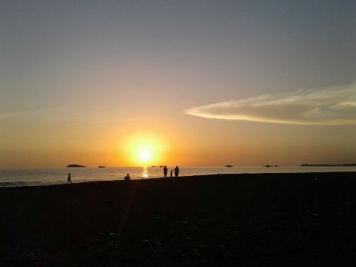 Waiting for Sunset and Simple Camera Shots